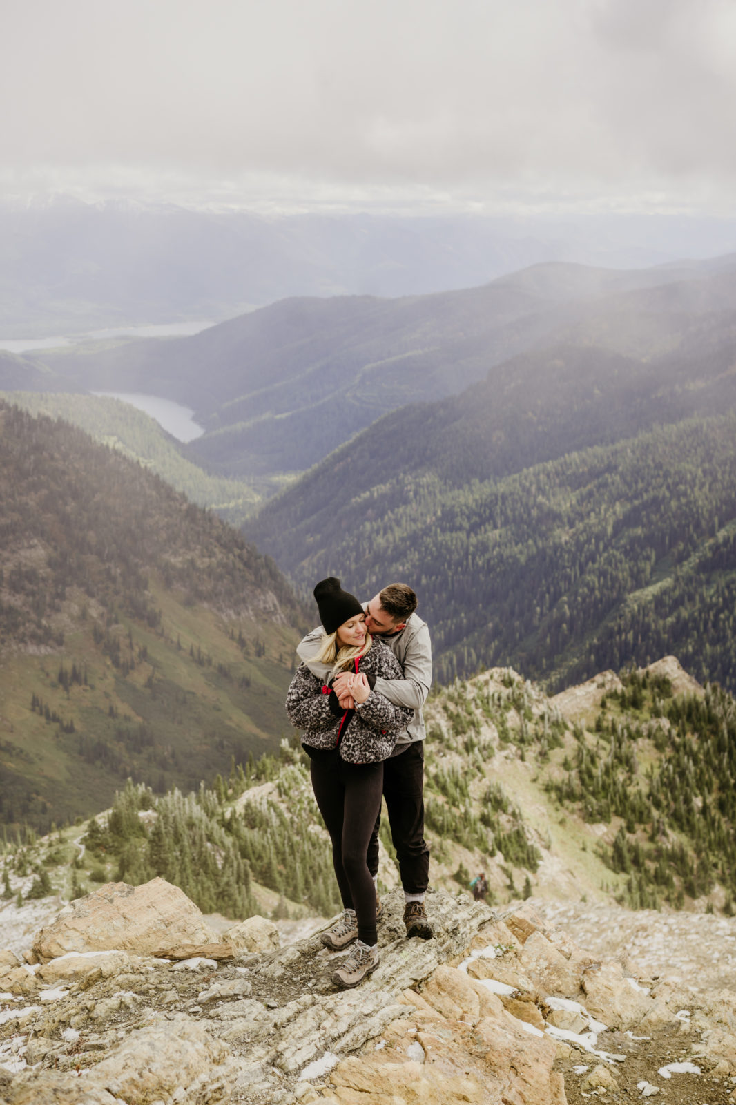 Hiking Surprise Proposal Guide - 6 Tips for a Hiking Surprise Proposal
