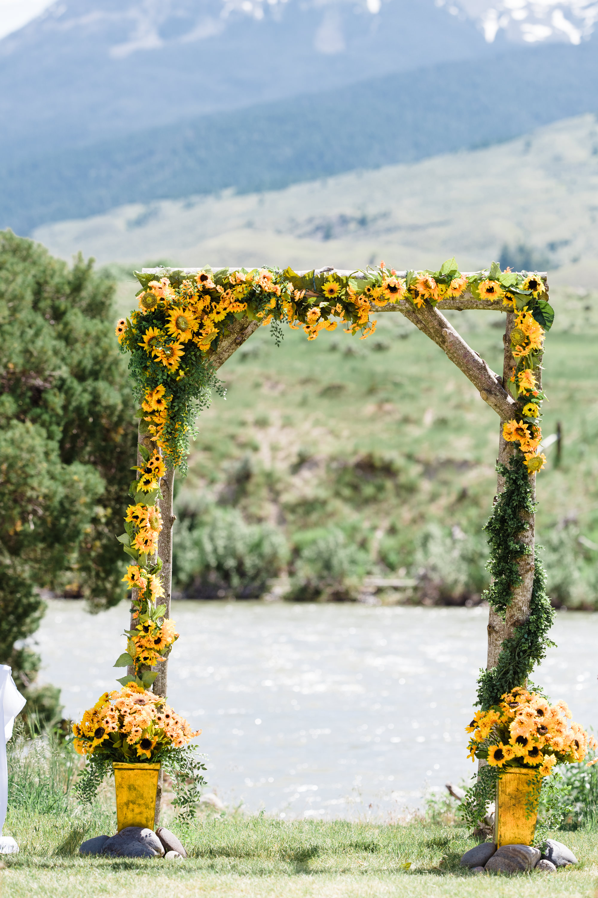Yellowstone National Park Wedding - honeybeeweddingsmt.com