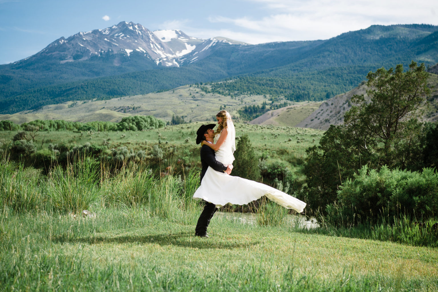Yellowstone National Park Wedding - honeybeeweddingsmt.com