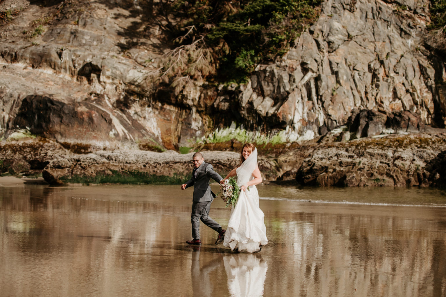 Best Oregon Coast Elopement Locations - 2022 Coast Vibes