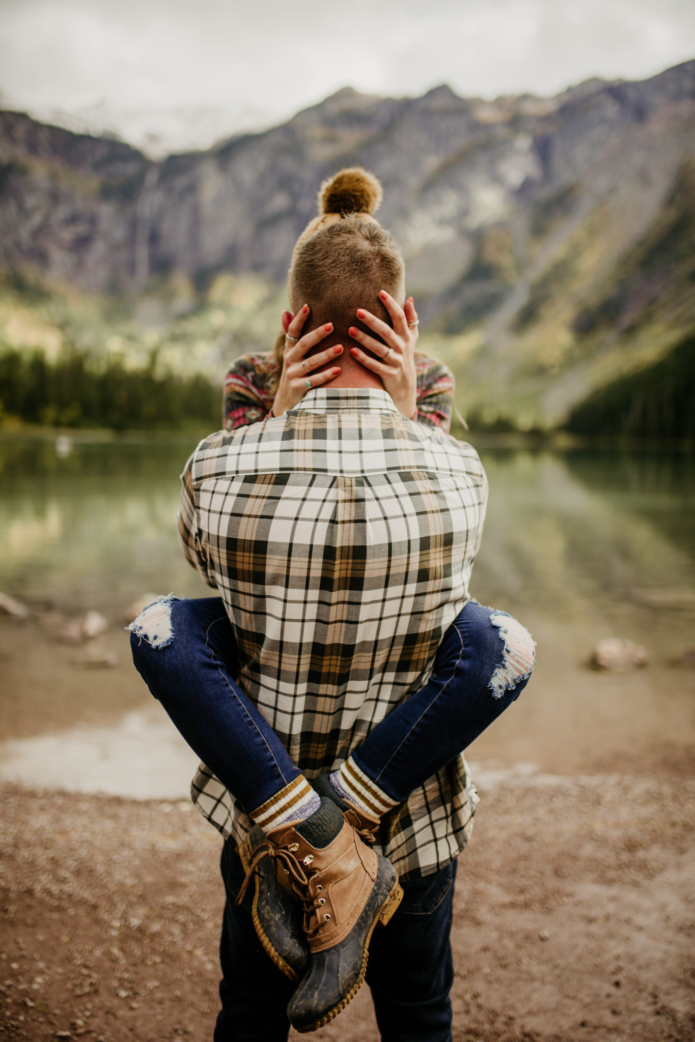 Hiking Surprise Proposal Guide - 6 Tips for a Hiking Surprise Proposal