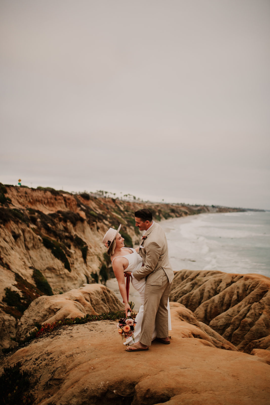 Carlsbad Cliffs Adventure Session - honeybeeweddingsmt.com