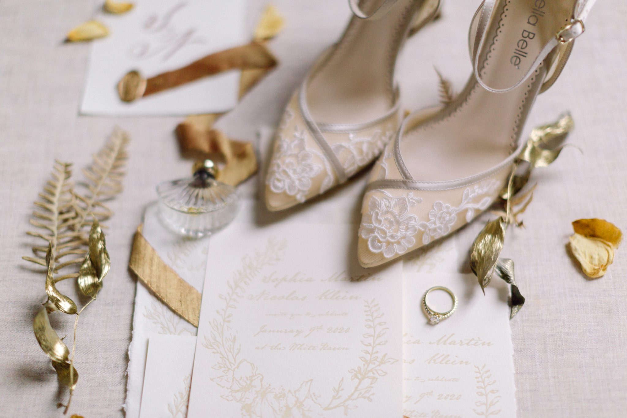 Wedding Photography Shot List - 25 photos to take PRE wedding