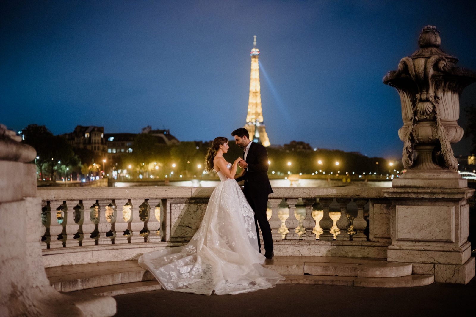 6 Sweet Wedding Traditions for Elopements - honeybeeweddingsmt.com
