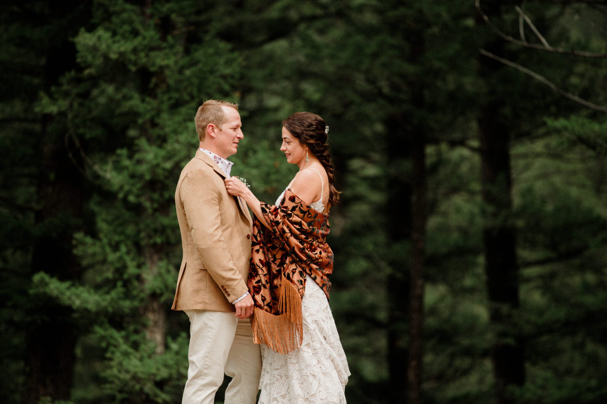 Rainy Montana Destination Wedding - Feathered Pipe Ranch