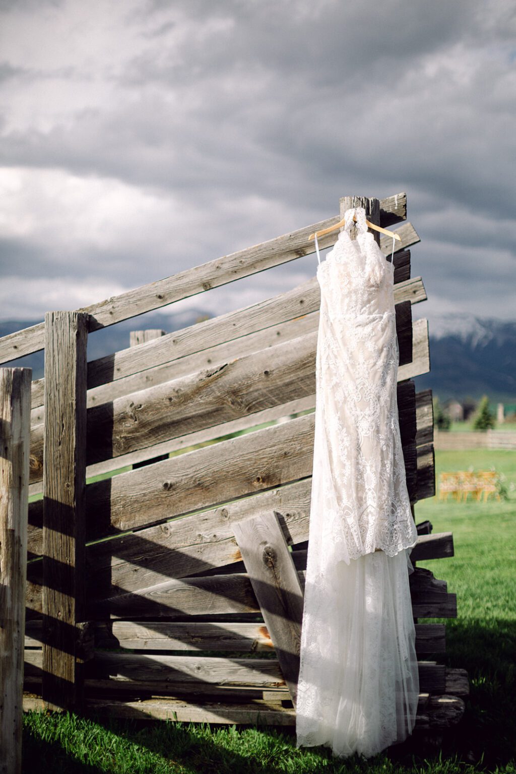 Wedding Photography Shot List - 25 photos to take PRE wedding